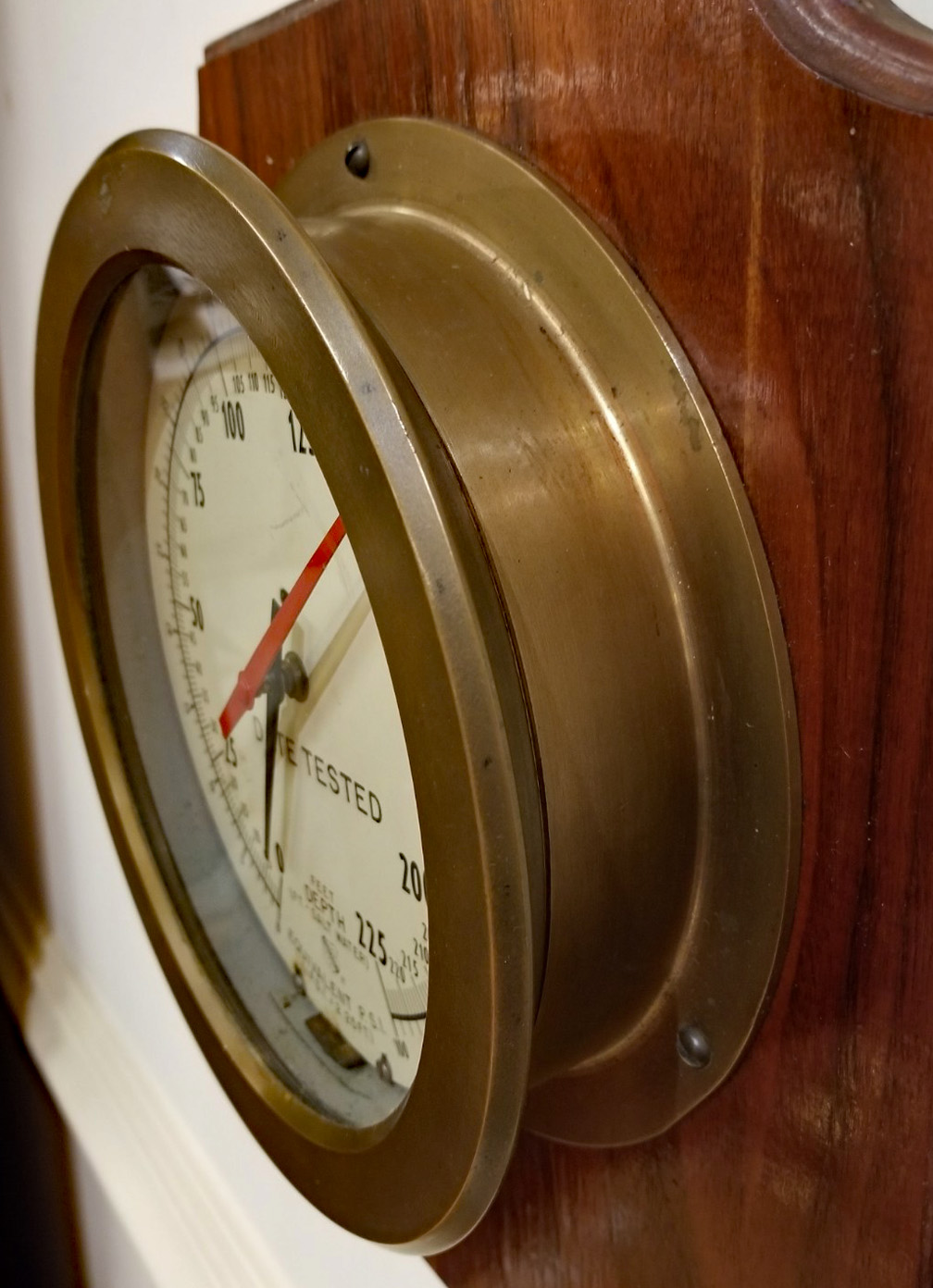 Submarine Depth Gauge